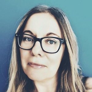 REVIEW: The Serial Killer’s Wife by Alice Hunter – Emma's Biblio Treasures